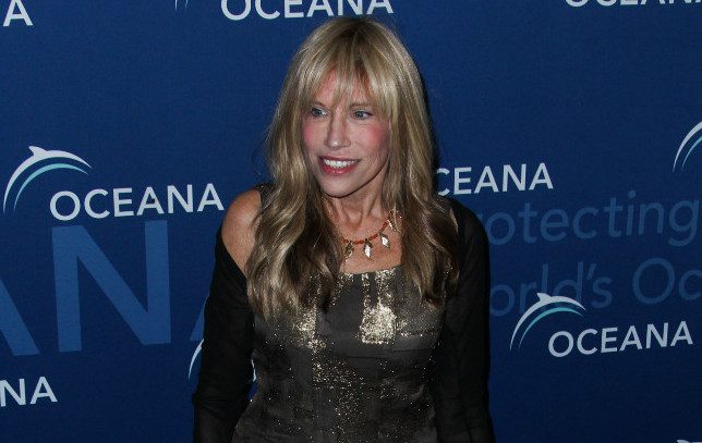 Carly Simon grieving after her sisters die a day apart Carly Simon grieving after her sisters die a day apart