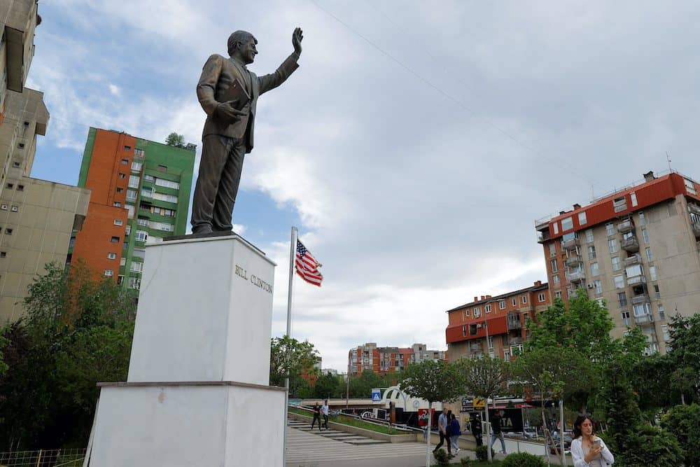 Statue to Tony Blair honours 'Tonibler' cult in Kosovo