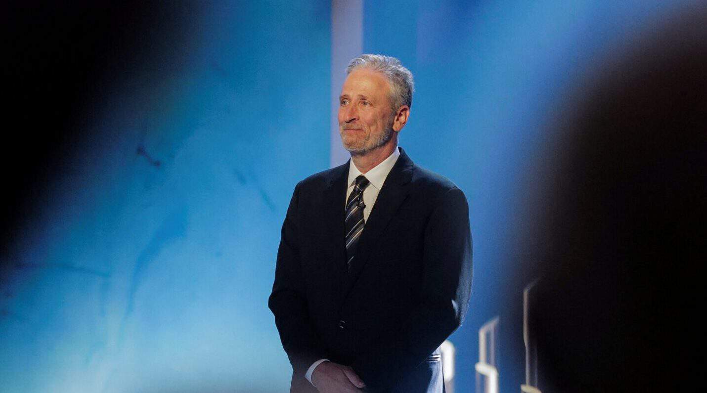 Comedian Jon Stewart wins Mark Twain Prize for American Humor Comedian Jon Stewart wins Mark Twain Prize for American Humor